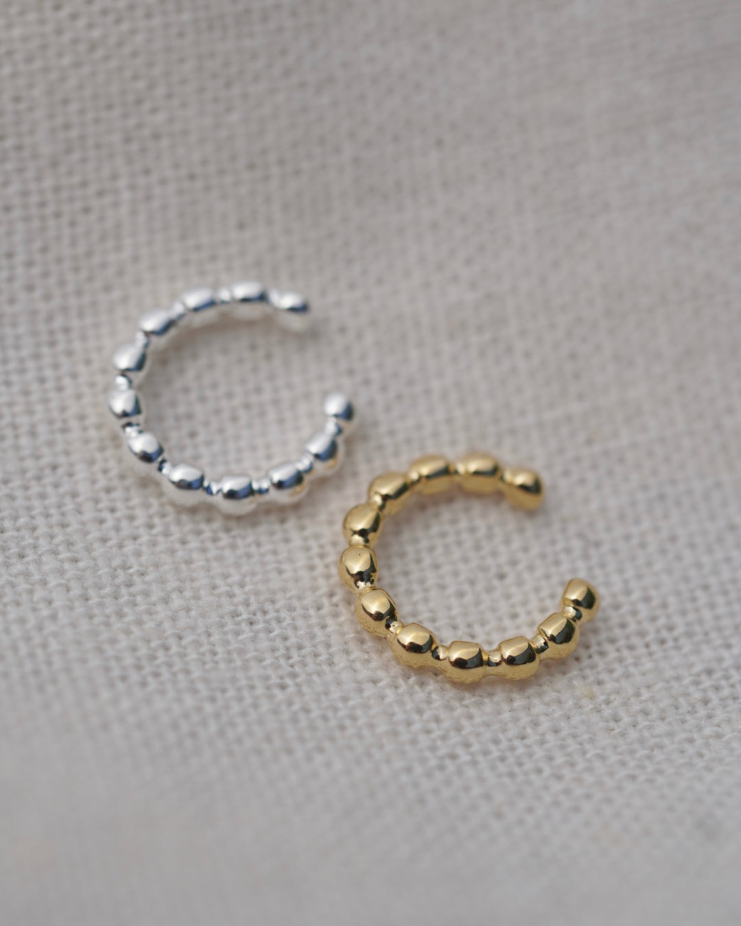 Earcuff gold/silver bolitas – Tauler Joyas